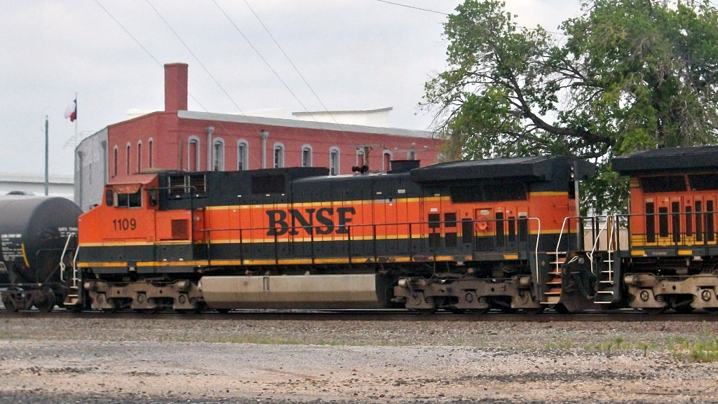 BNSF 1109